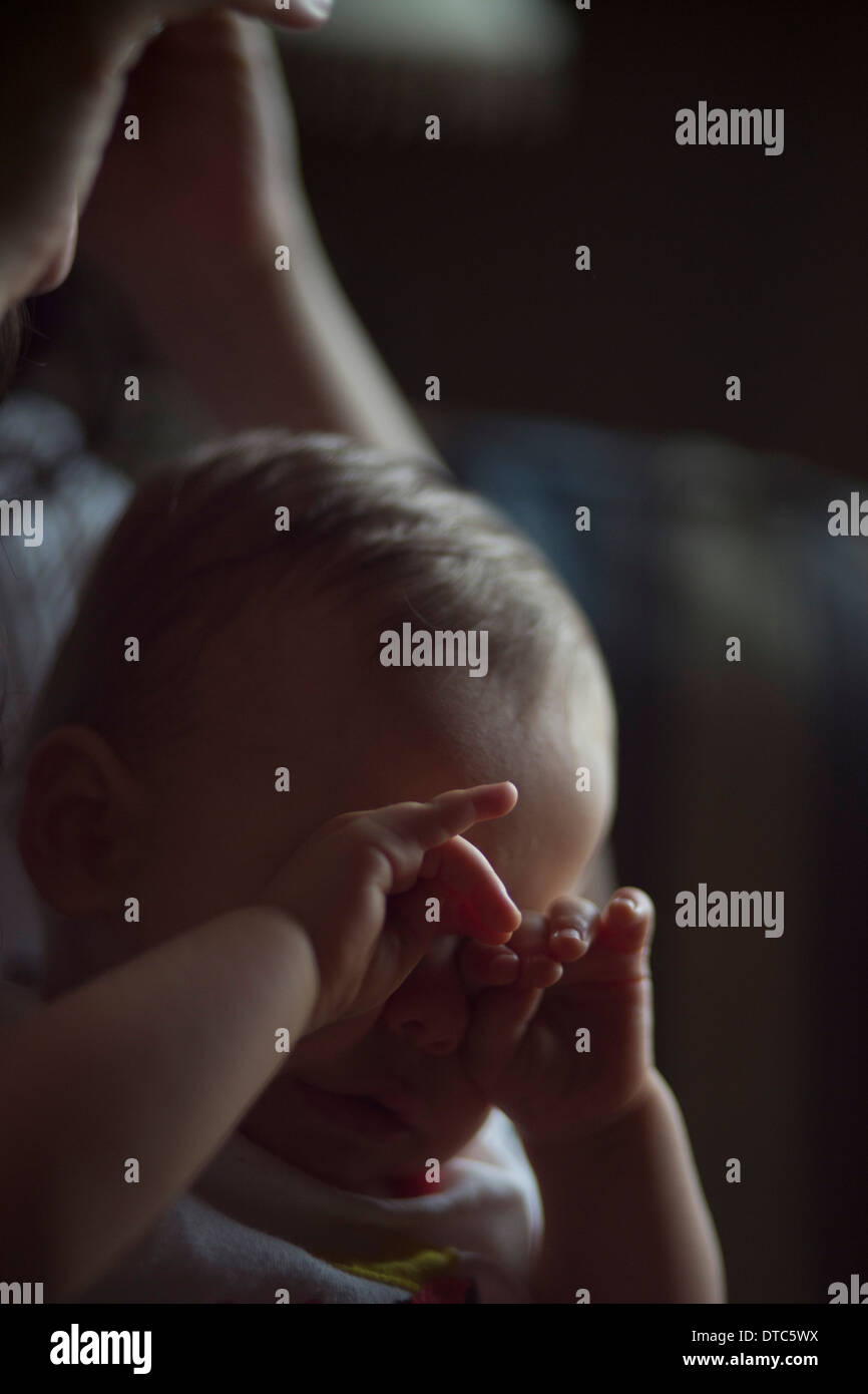 Child rubbing eyes hi-res stock photography and images - Alamy