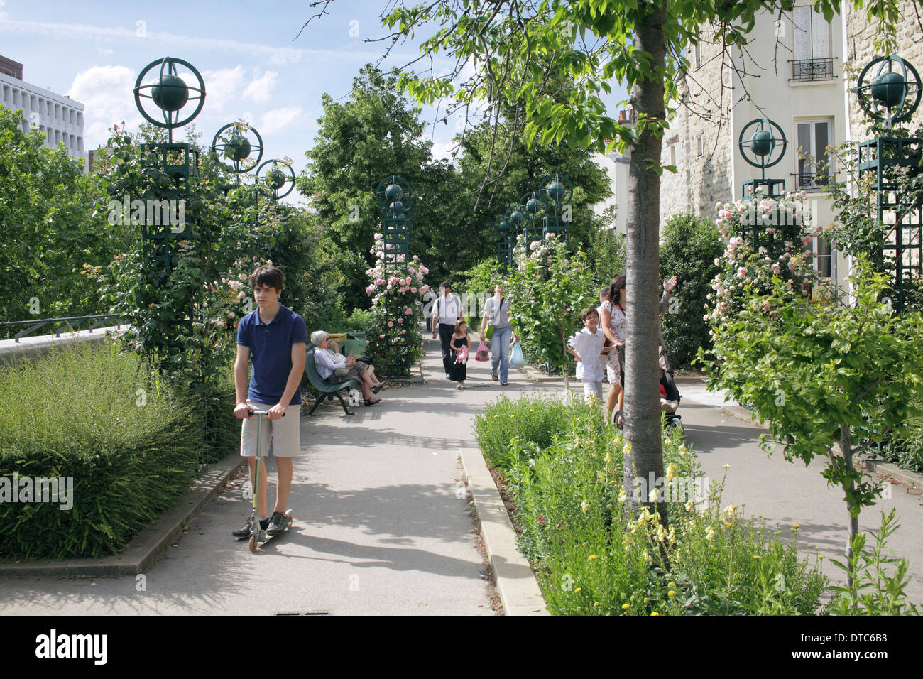 Viaduc Des Arts Promenade Plantee High Resolution Stock Photography and ...