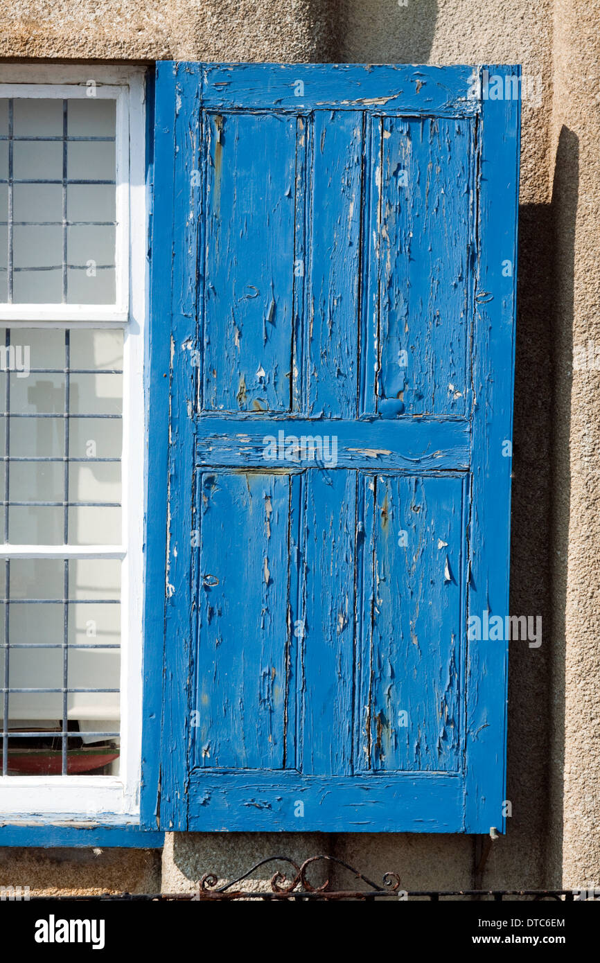 Blue window shutter hi-res stock photography and images - Alamy