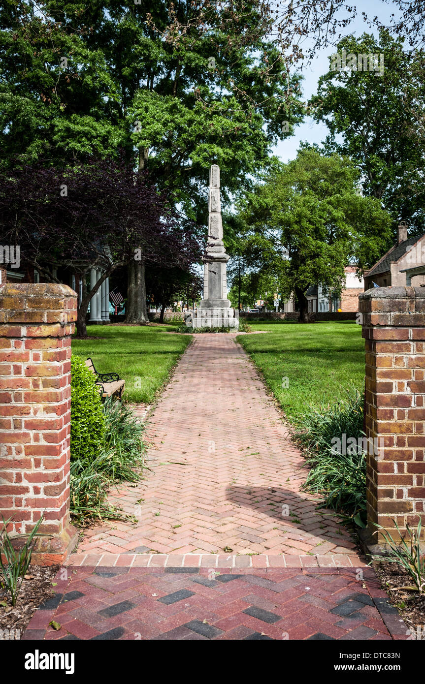 Confederate Monument, Gloucester Courthouse Circle, Gloucester ... Confederate Monument, Gloucester Courthouse Circle, Gloucester ...