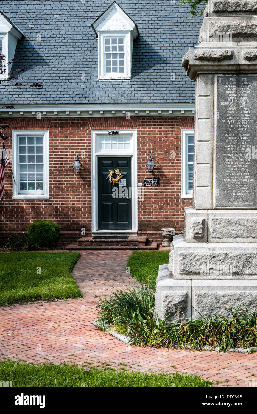 Confederate Monument, Gloucester Courthouse Circle, Gloucester ... Confederate Monument, Gloucester Courthouse Circle, Gloucester ...