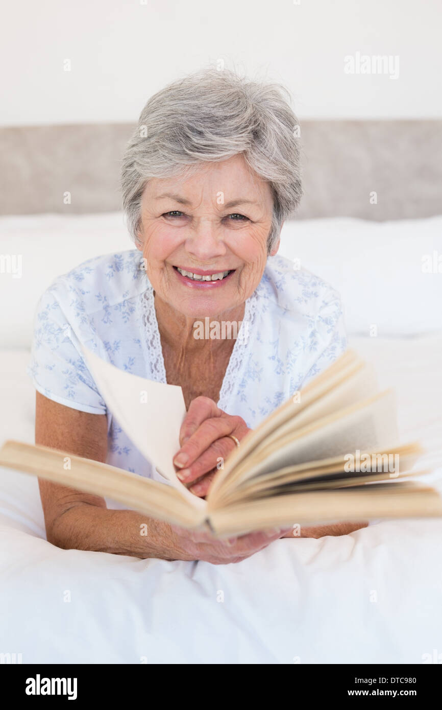 Book pages turning hi-res stock photography and images - Alamy