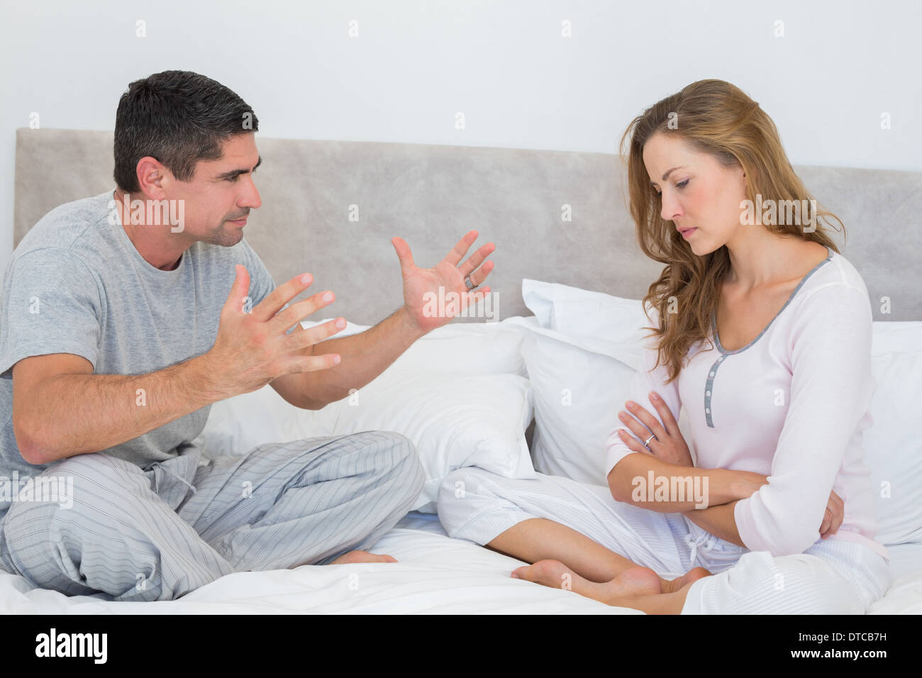 Couple bed hi-res stock photography and images - Alamy