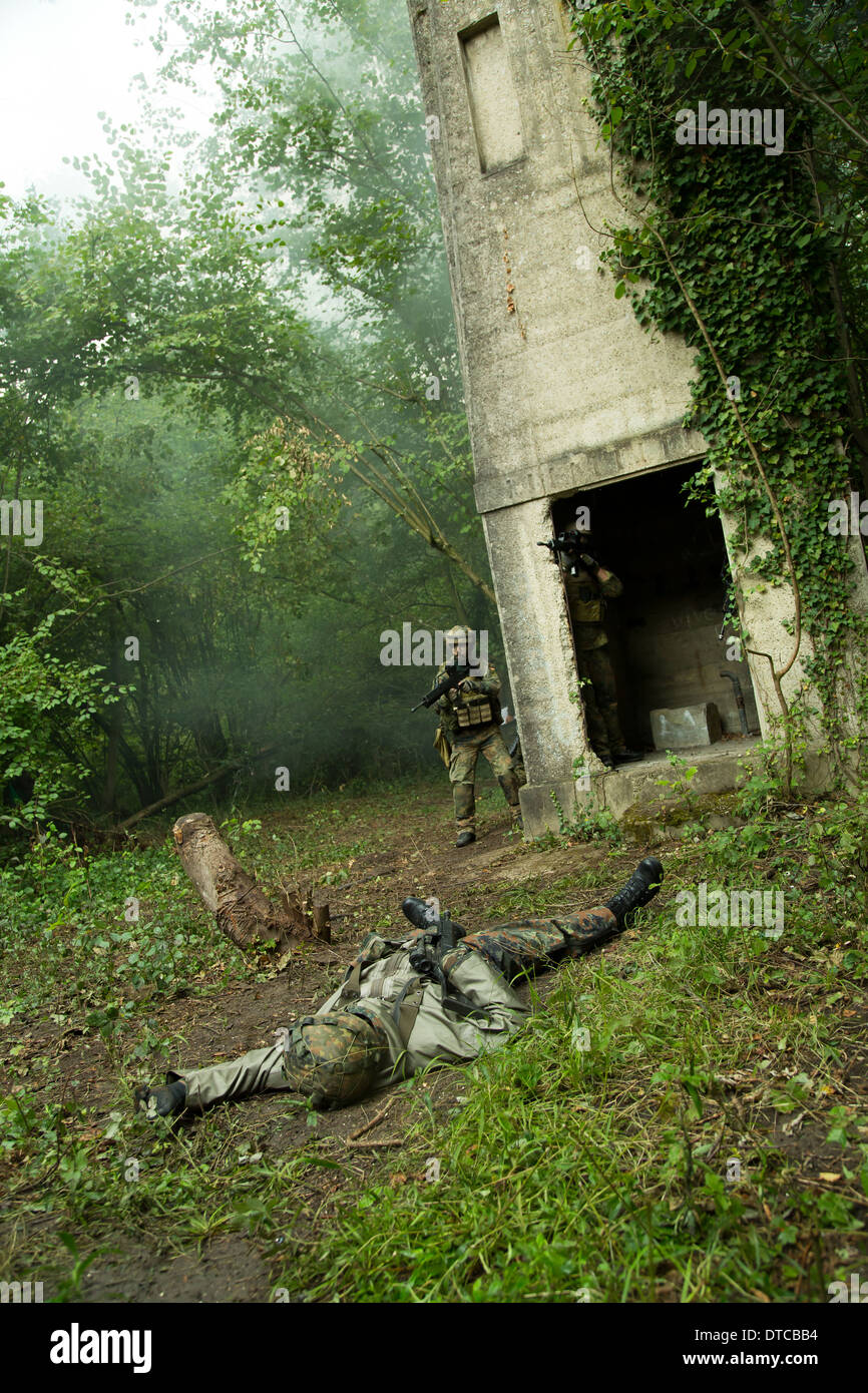 Illkirch- Grafenstaden, France, soldiers of JgBtl 291 at a training ...