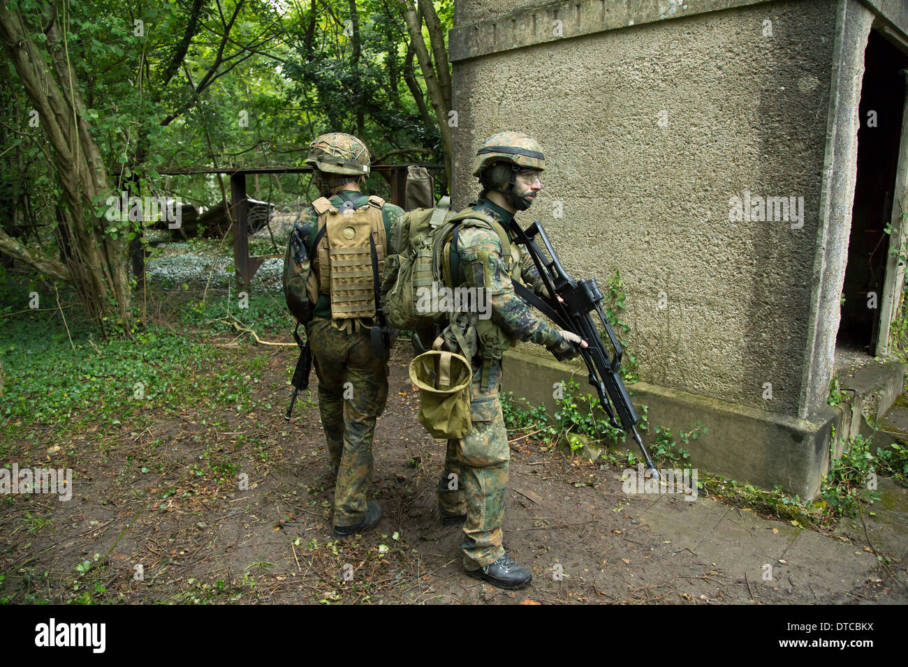 Illkirch- Grafenstaden, France, soldiers of JgBtl 291 at a training ...