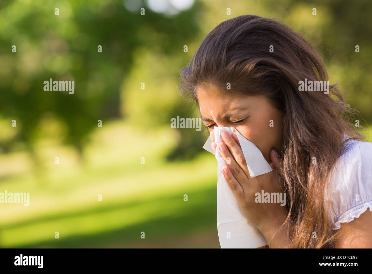 Tissue up nose hi-res stock photography and images - Alamy