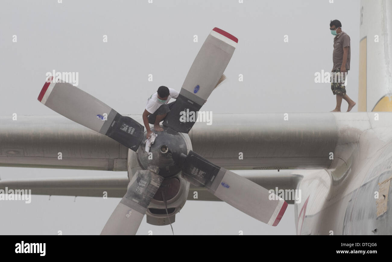 Cleaning volcano ash hi-res stock photography and images - Alamy