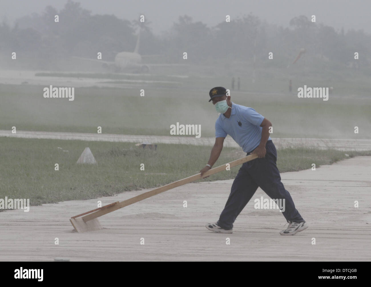 Cleaning volcano ash hi-res stock photography and images - Alamy