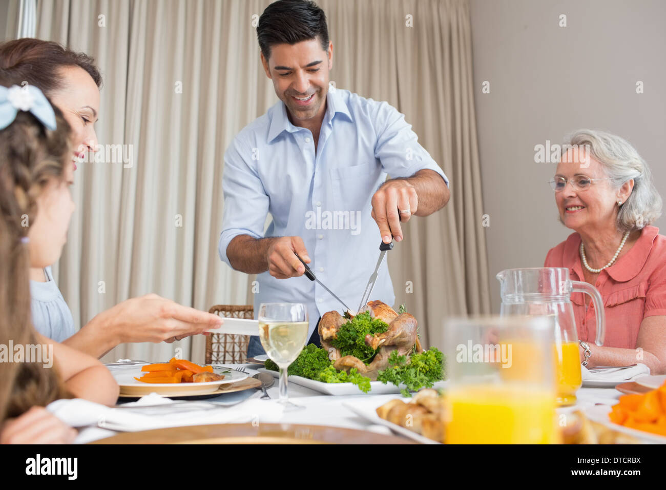 Extended family dinner hi-res stock photography and images - Alamy
