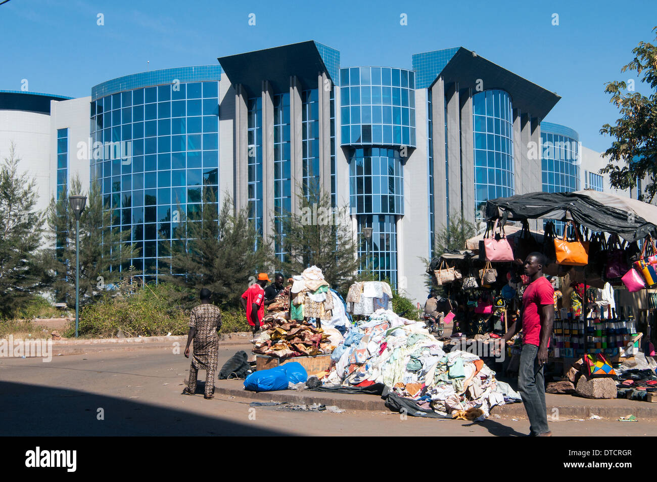 street scene with modern building, Bamako, Mali Stock Photo - Alamy