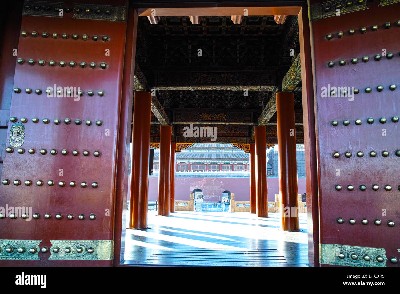 Red gate inside Forbidden City Stock Photo - Alamy