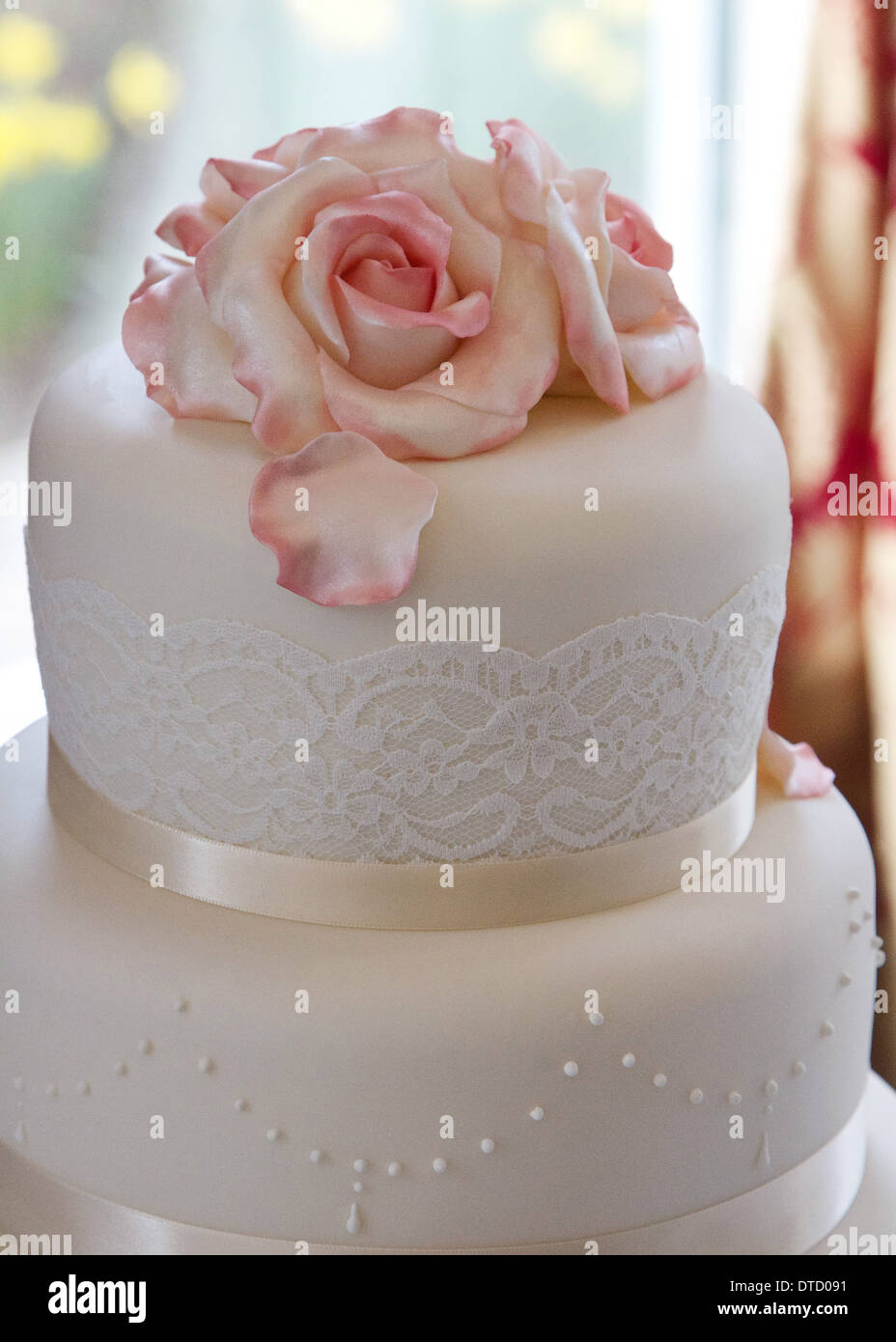 Detailed cake hi-res stock photography and images - Alamy