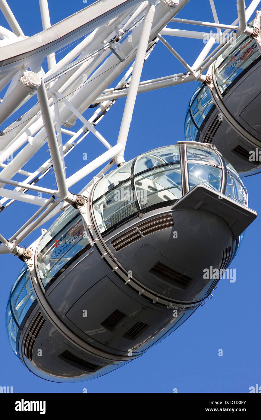 London eye capsule hi-res stock photography and images - Alamy