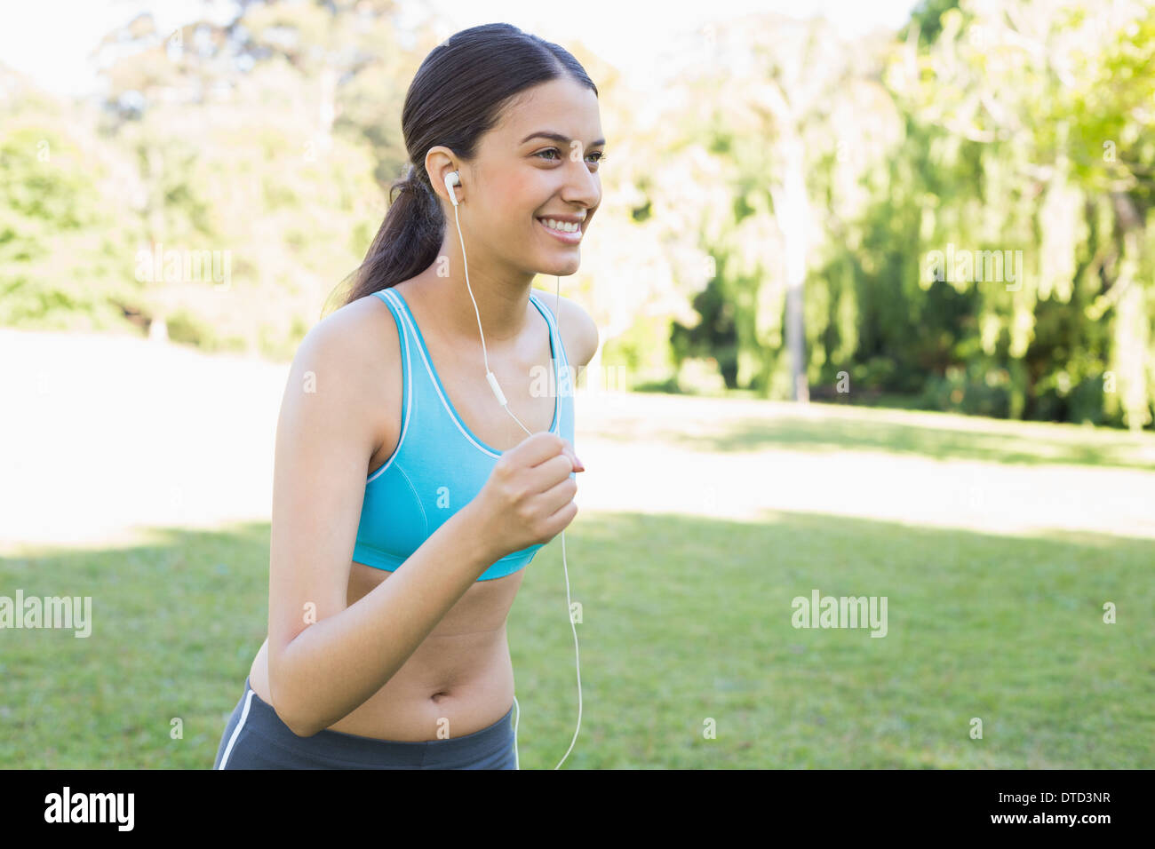 Jogging with music hi-res stock photography and images - Alamy