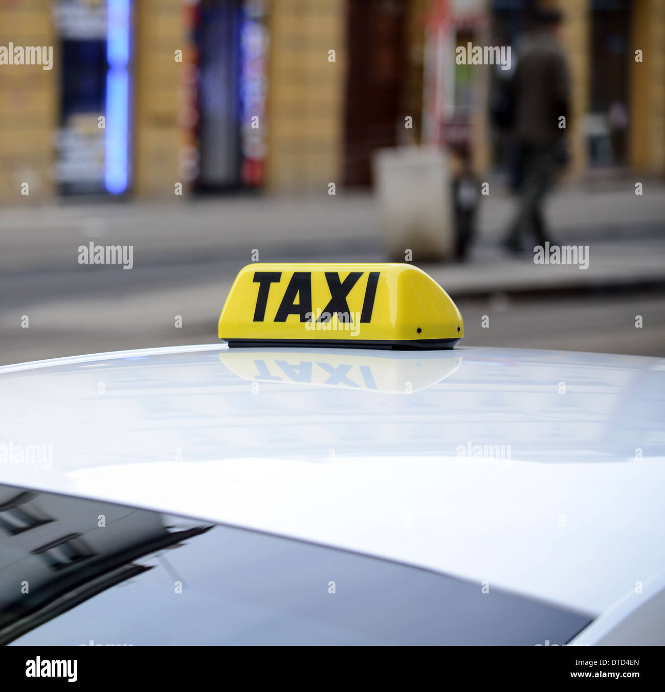 Rear view yellow taxi cab hi-res stock photography and images - Alamy