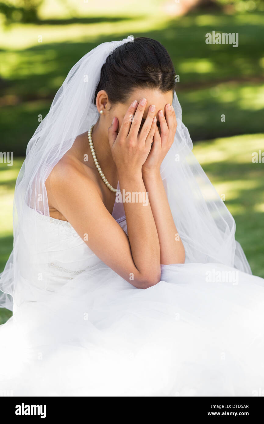Worried bride hi-res stock photography and images - Alamy
