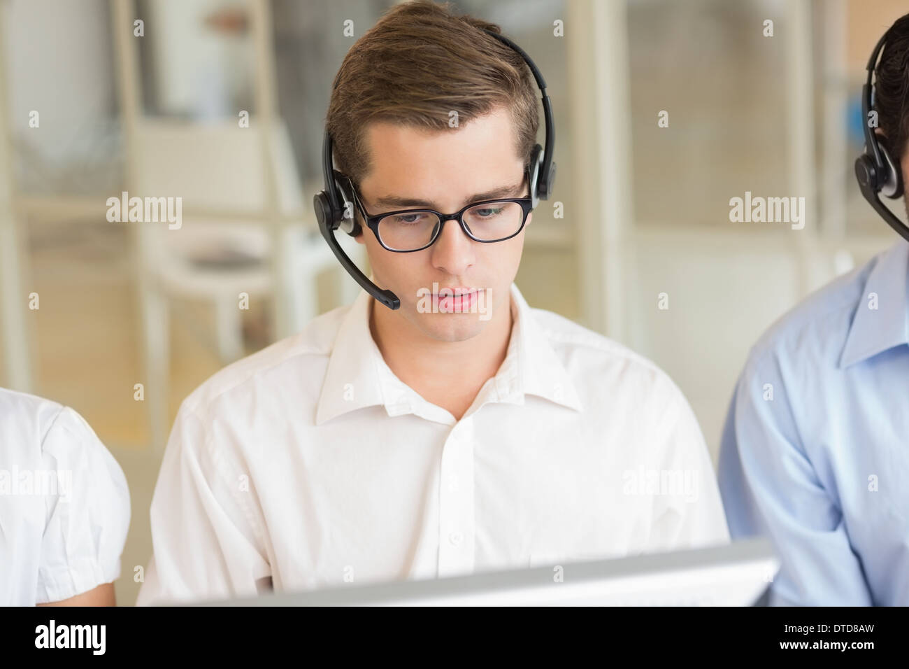Customer service agent call center hi-res stock photography and images ...