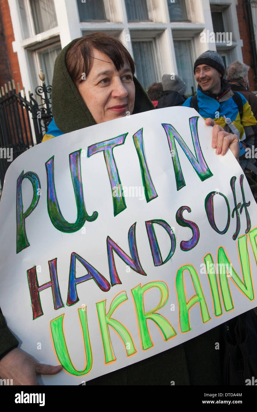 Ukrainians demonstrate against russia hi-res stock photography and ...
