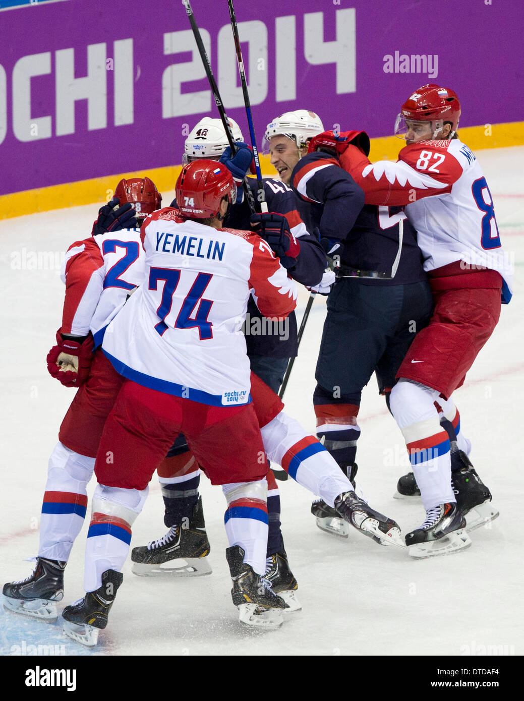 Russian olympic hockey hi-res stock photography and images - Alamy