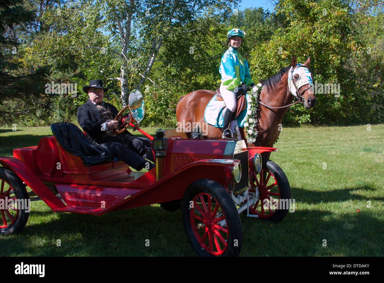 Vintage versus modern hi-res stock photography and images - Alamy