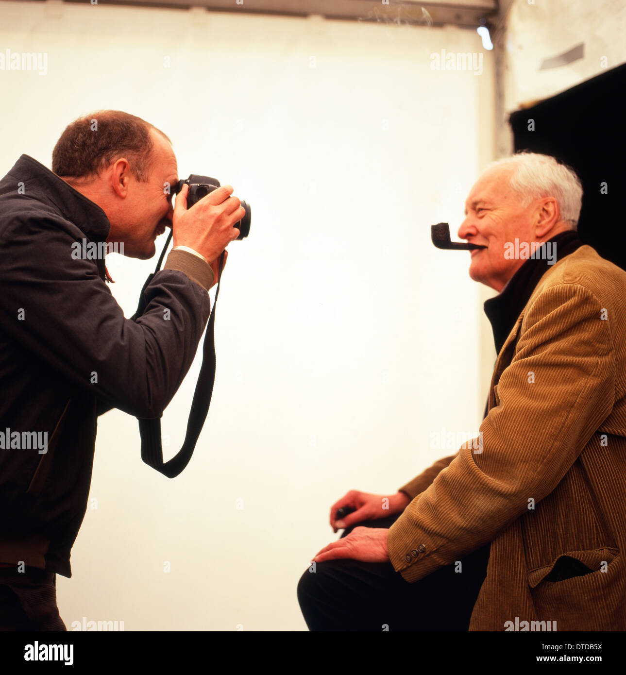 Photographer Martin Godwin photographing British Labour politician Tony ...