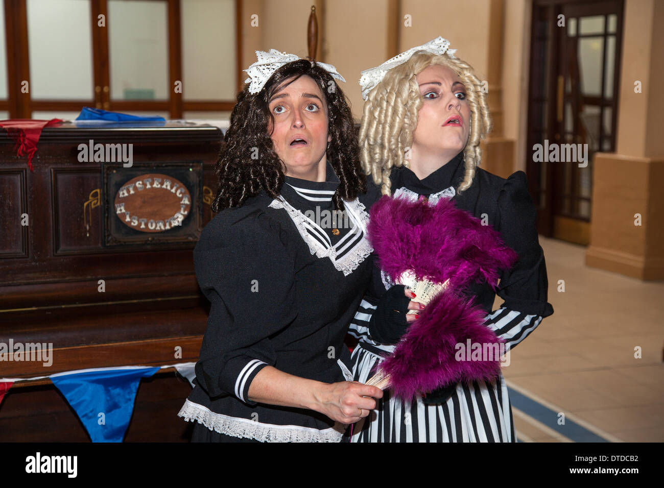 Drake concert audience hi-res stock photography and images - Alamy