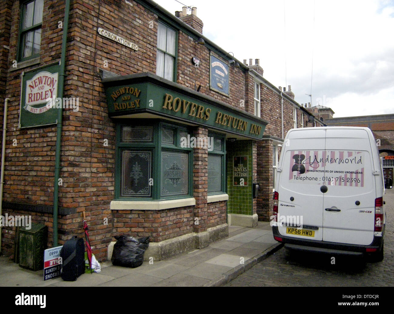 Coronation street set hi-res stock photography and images - Alamy