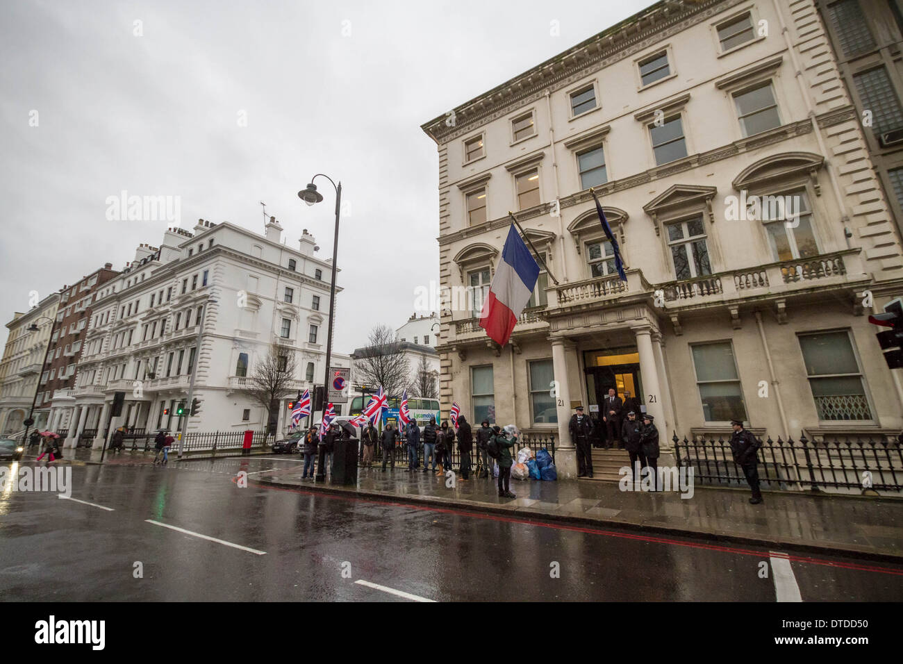 Britain First street defence movement counter-protest radical Islamists ...