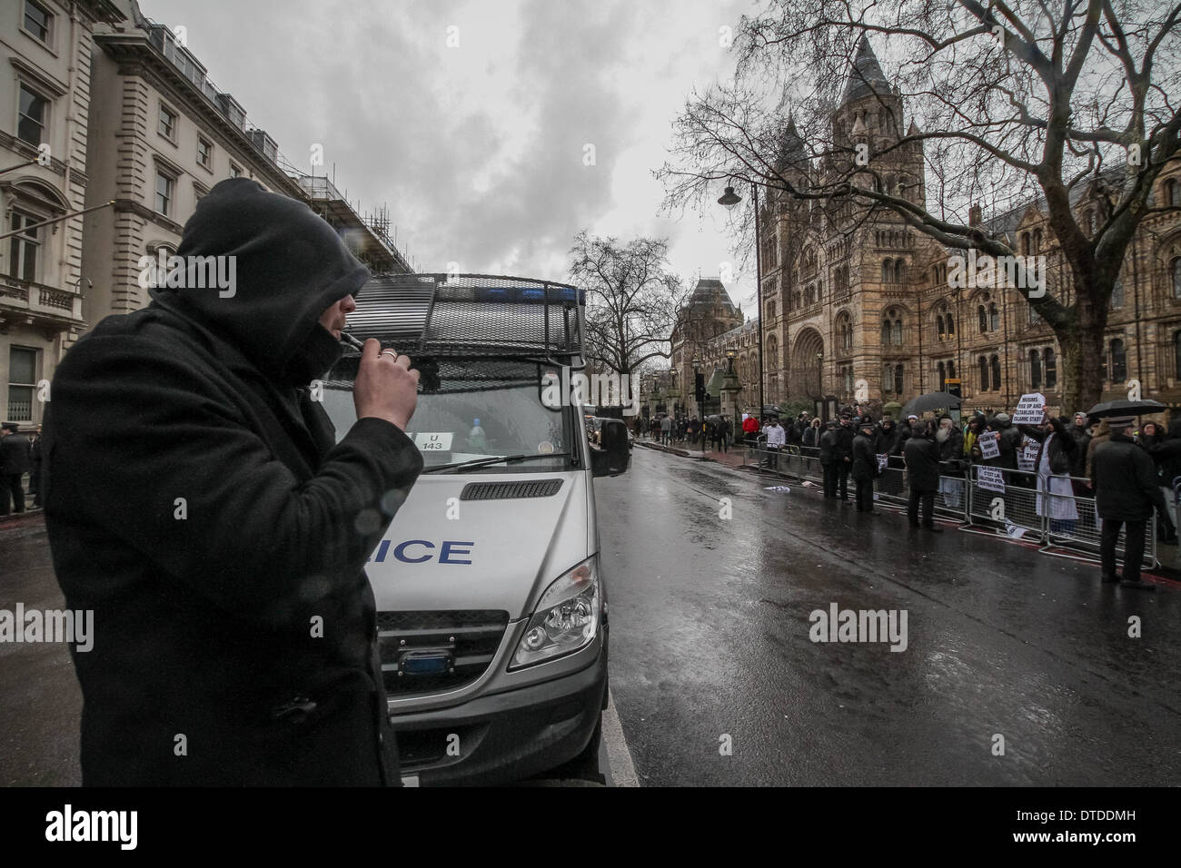 Britain First street defence movement counter-protest radical Islamists ...