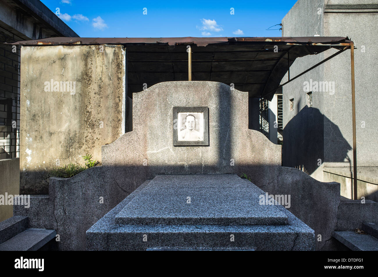 Filipino Graveyard Stock Photos & Filipino Graveyard Stock Images - Alamy