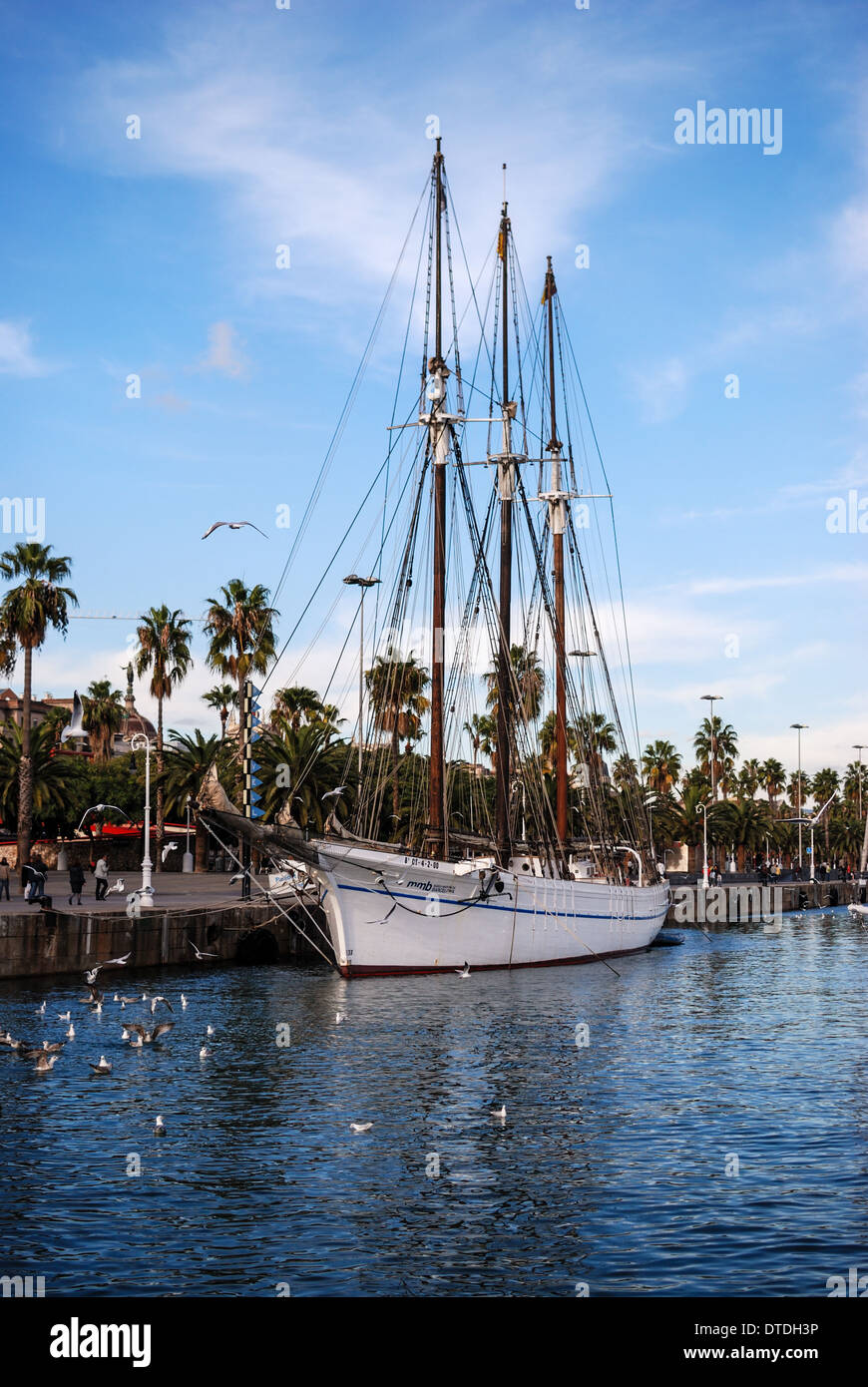 Captain sailing sea hi-res stock photography and images - Alamy