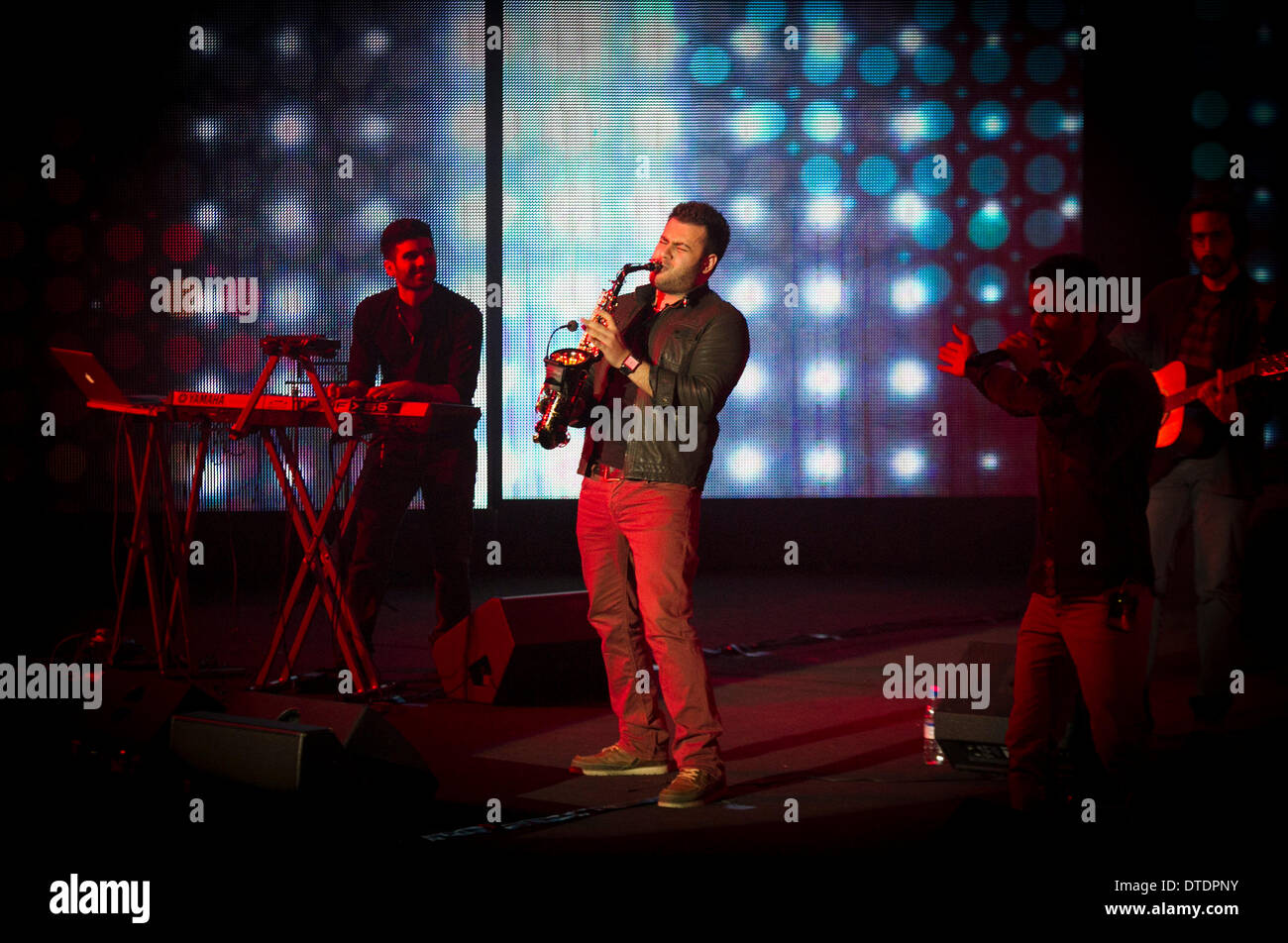Iranian musicians perform hi-res stock photography and images - Alamy