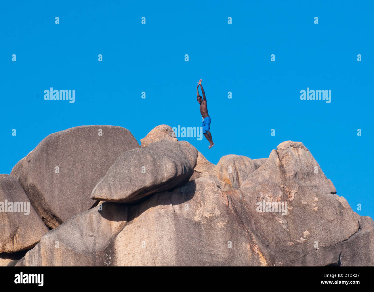Man jumping joy mountain hi-res stock photography and images - Alamy