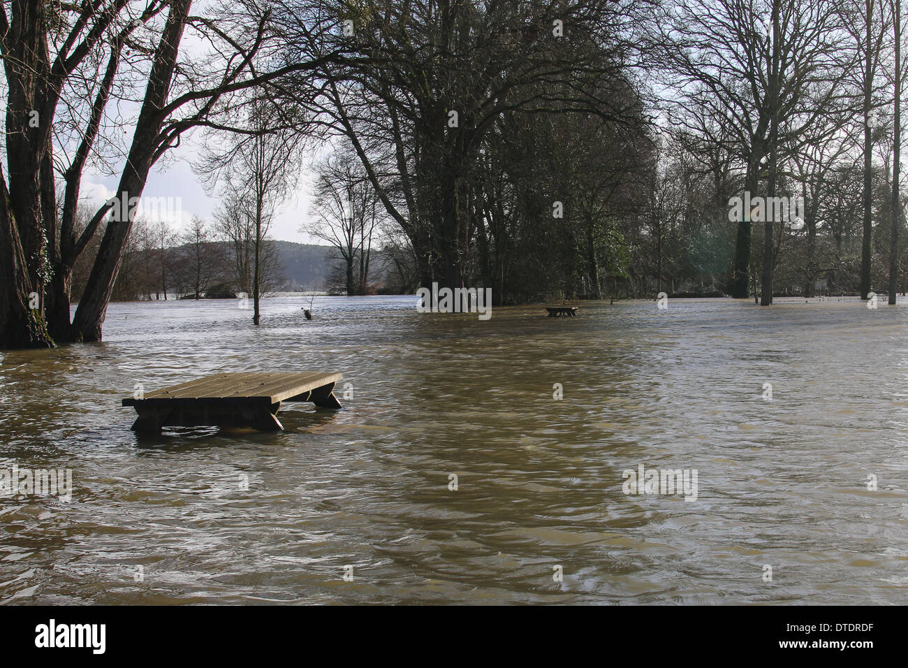 Nic table hi-res stock photography and images - Alamy