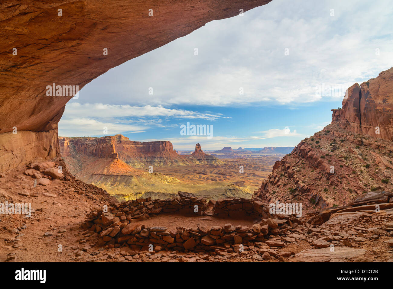 False Kiva, Ancient Indian Ruins, Canyonlands National Park, Islands in ...