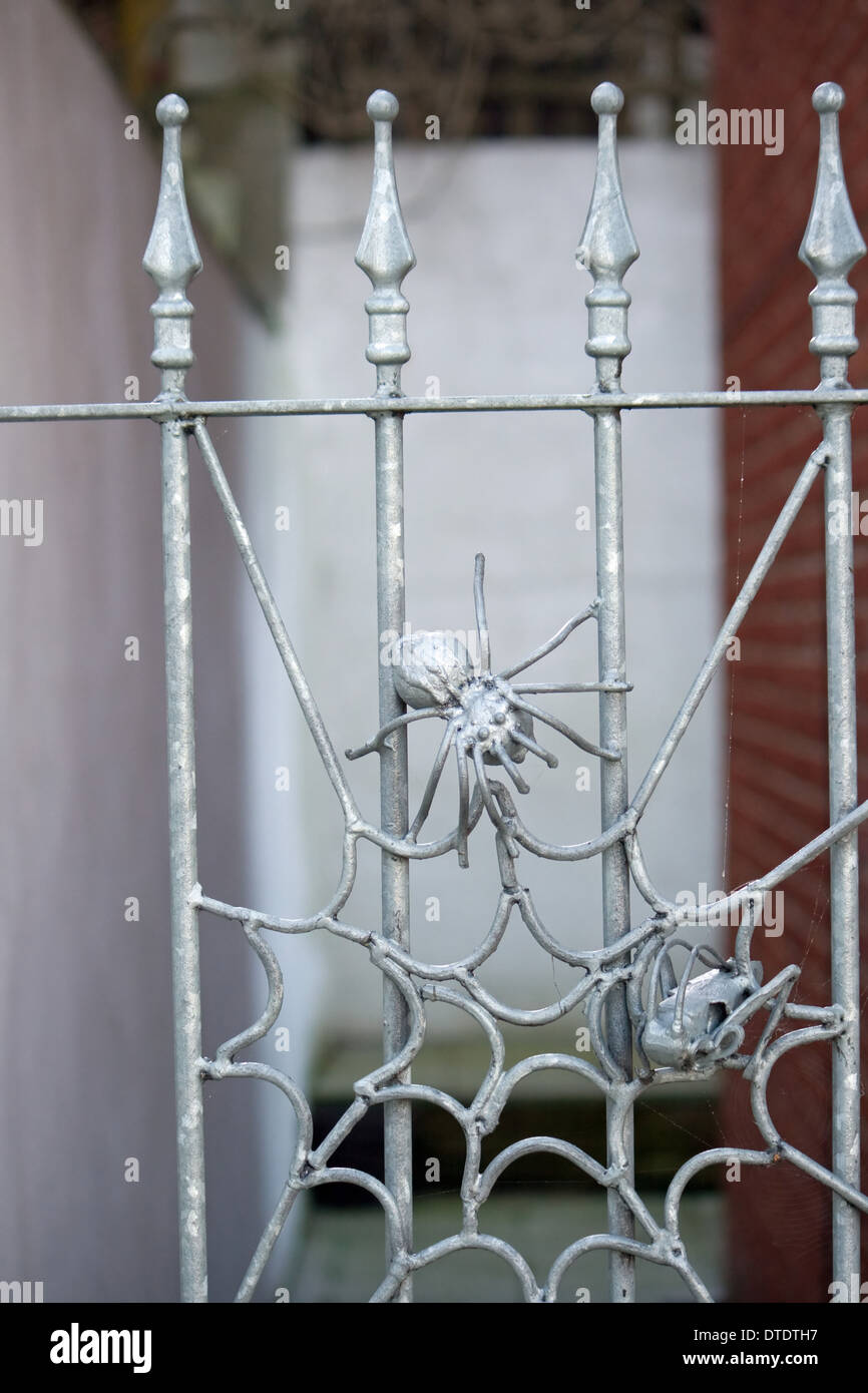 Spider web sculpture hi-res stock photography and images - Alamy