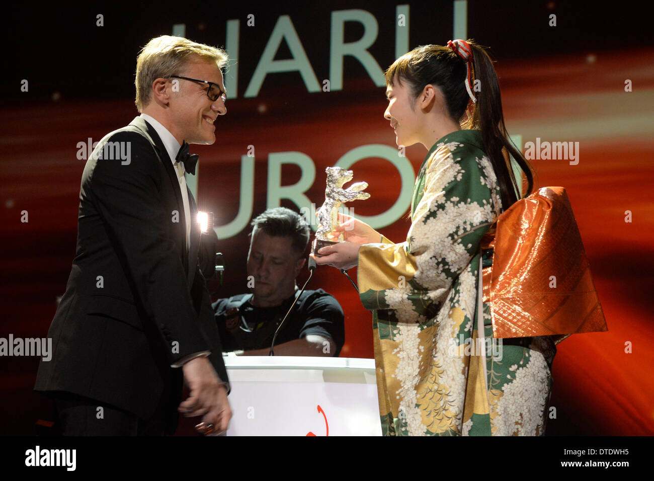 Haru Kuroki receives the Silver Bear for Best Actress from Christoph ...