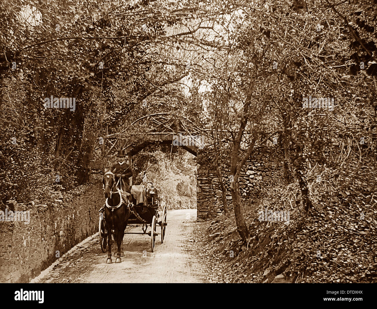 Old Country Lane High Resolution Stock Photography and Images - Alamy