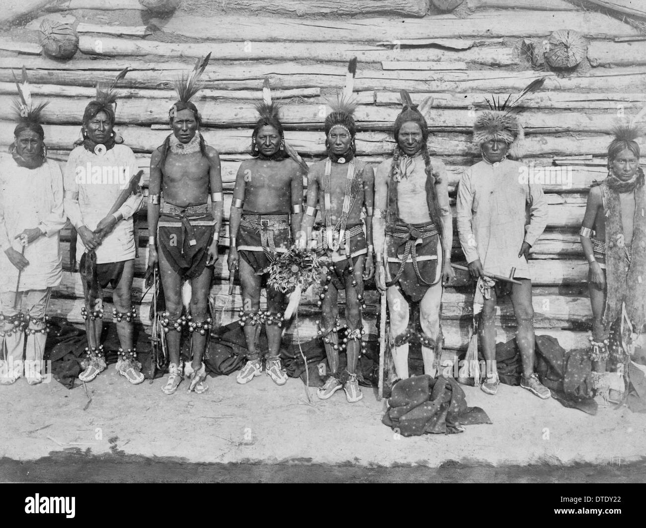 Native americans indian sioux hi-res stock photography and images - Alamy