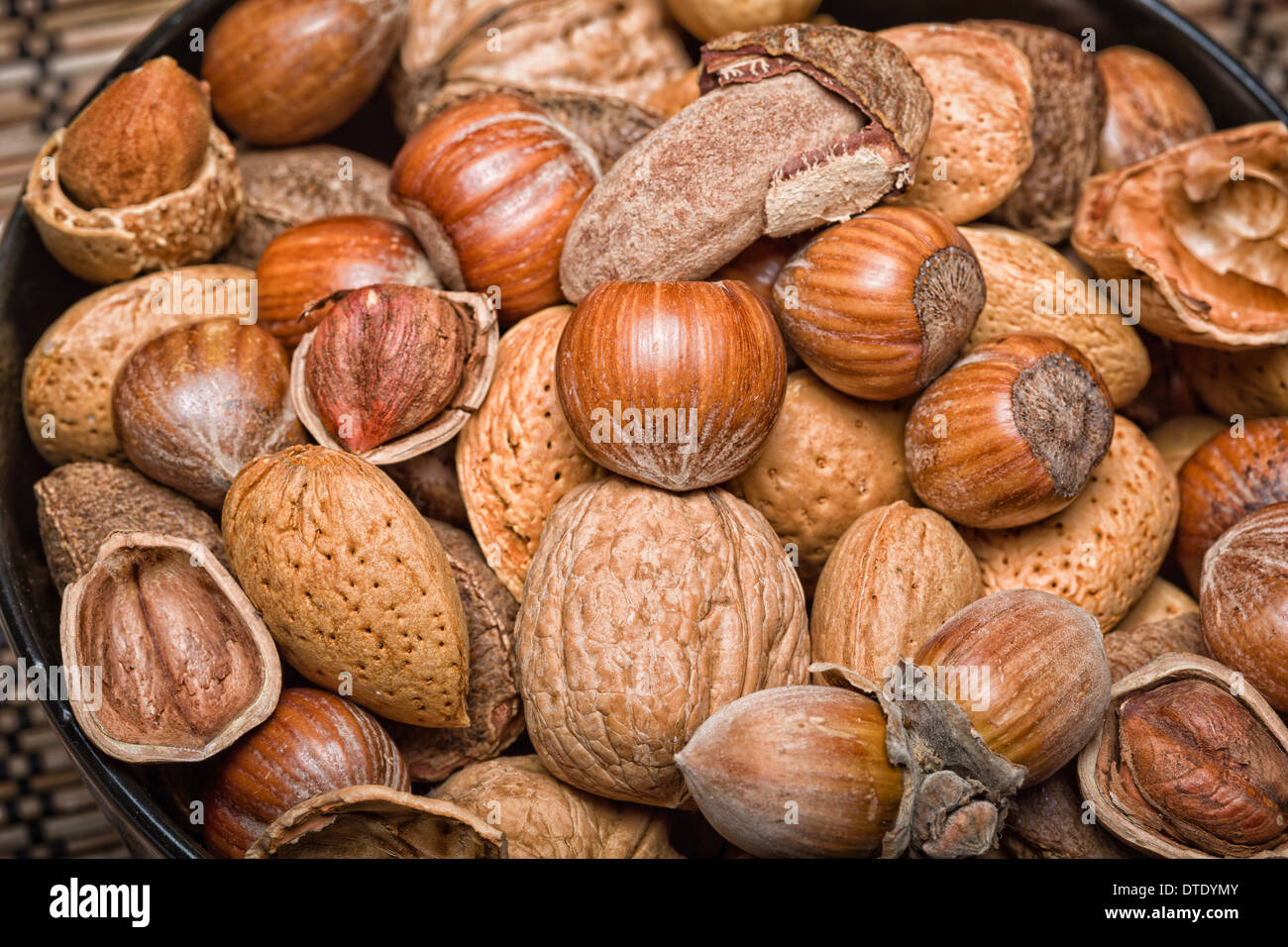 Pecans and walnuts and almonds hi-res stock photography and images - Alamy