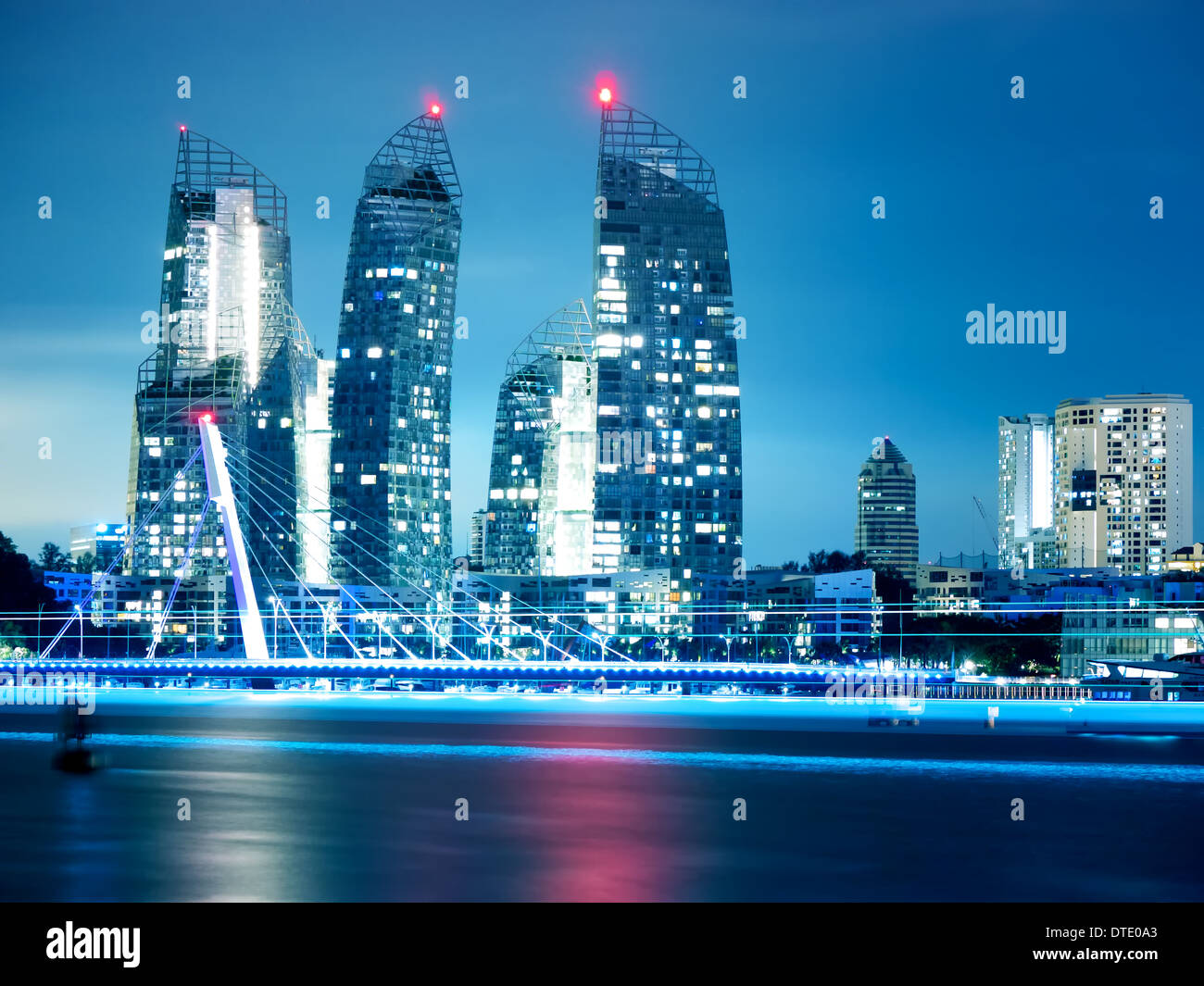 High rise apartments singapore hi-res stock photography and images - Alamy