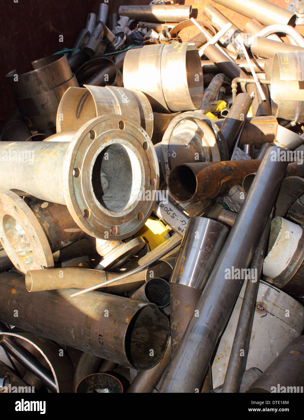 A collection of Scrap metal ready for recycling Stock Photo - Alamy