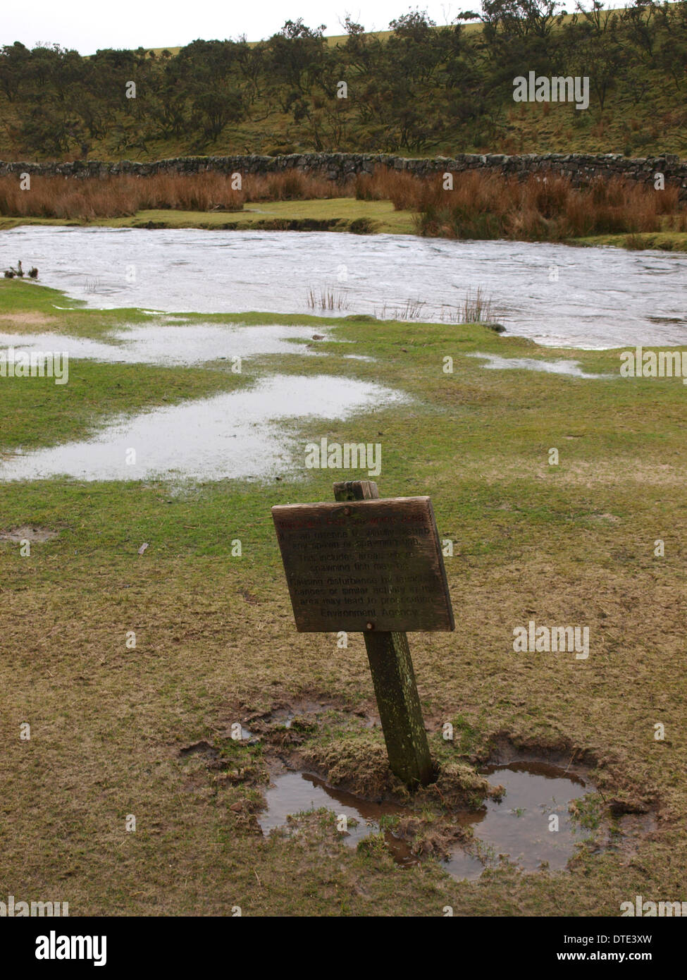 Environment agency sign hi-res stock photography and images - Alamy