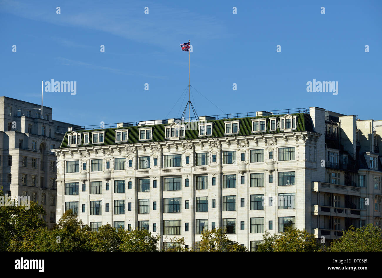 Savoy hotel victoria embankment hi-res stock photography and images - Alamy