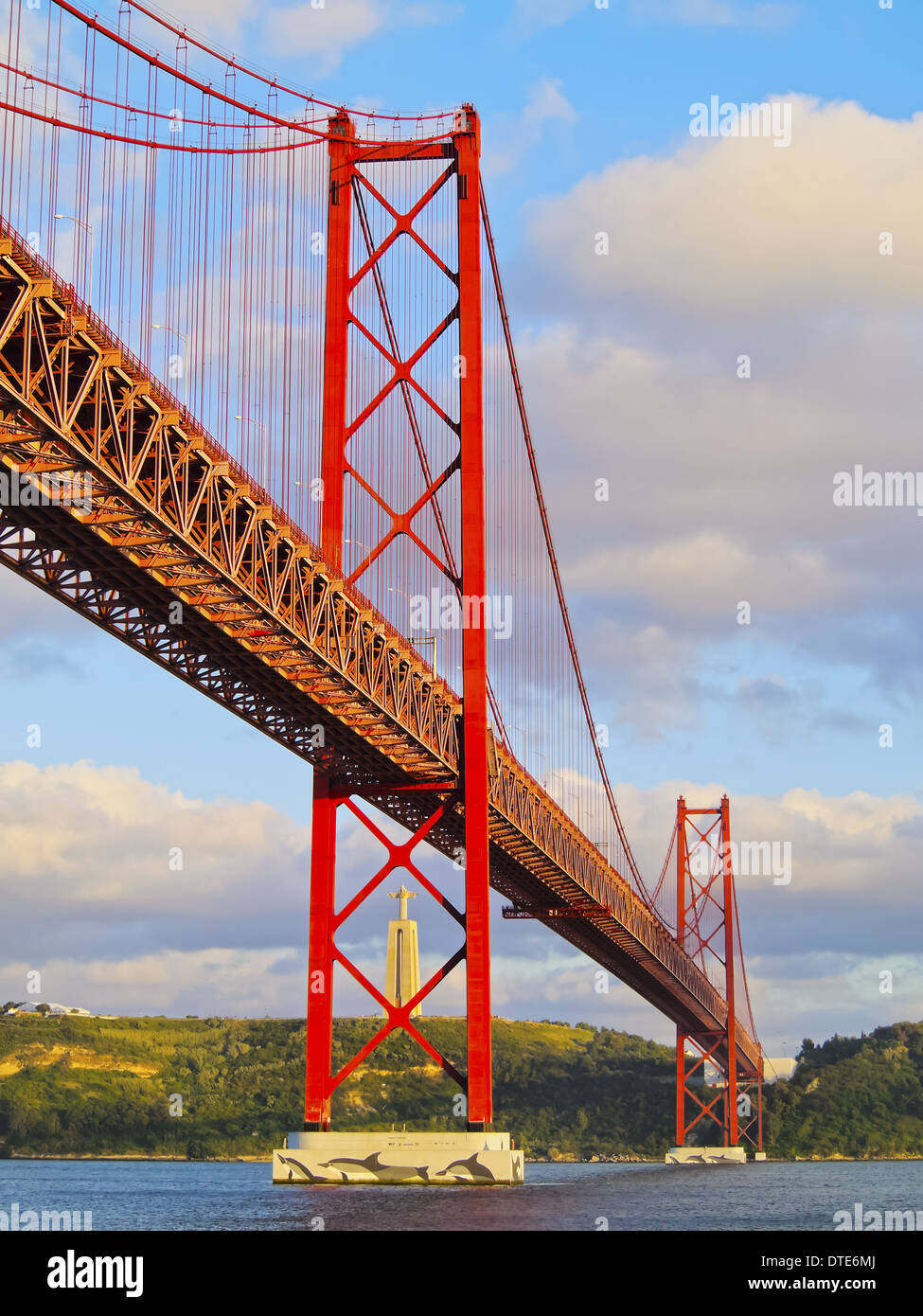 25 de abril bridge hi-res stock photography and images - Alamy