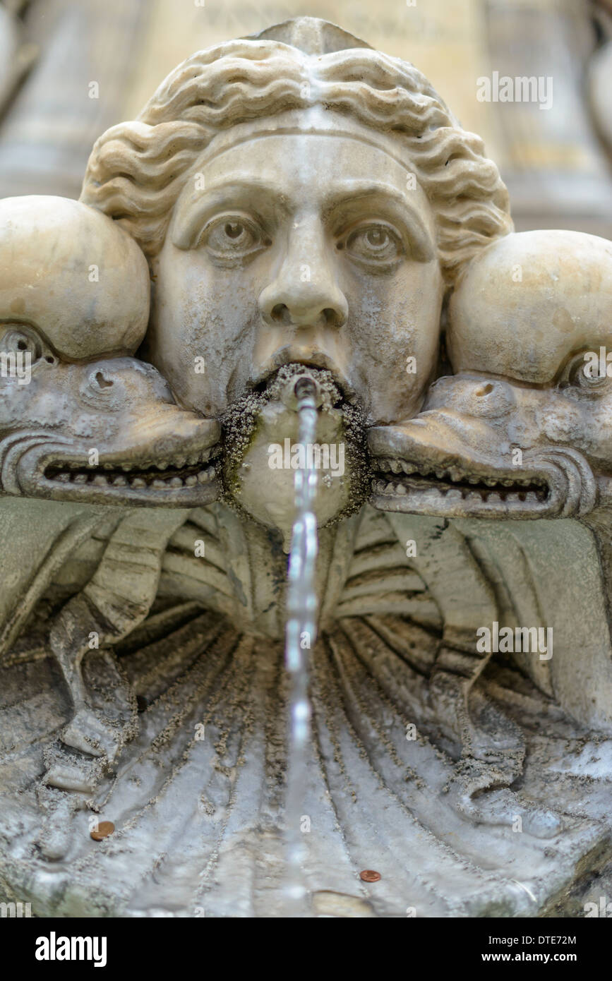 Human fountain hi-res stock photography and images - Alamy