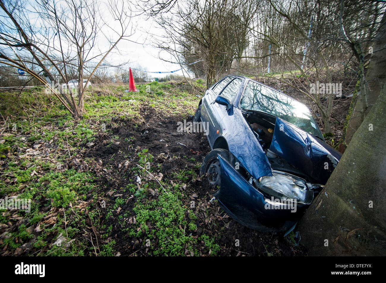 Crashed car just off the A34, at the turn off to Wytham. 8th Feb 2014 ...