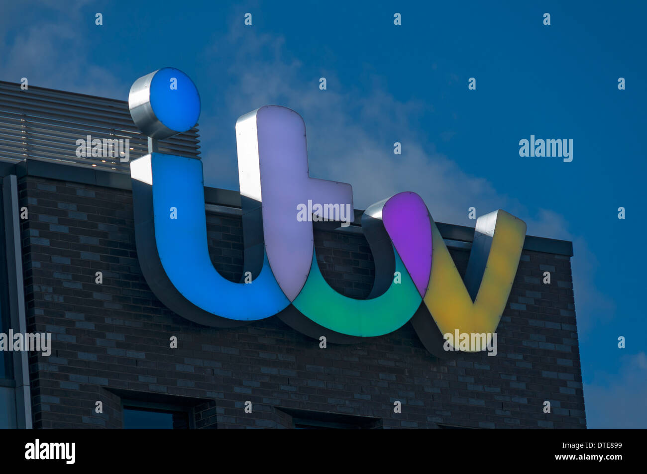 Coronation St Logo