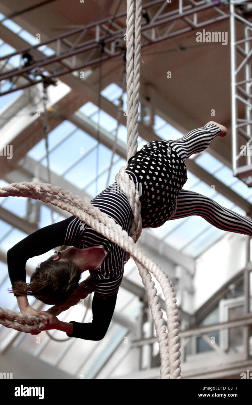 Showbiz wales hi-res stock photography and images - Alamy