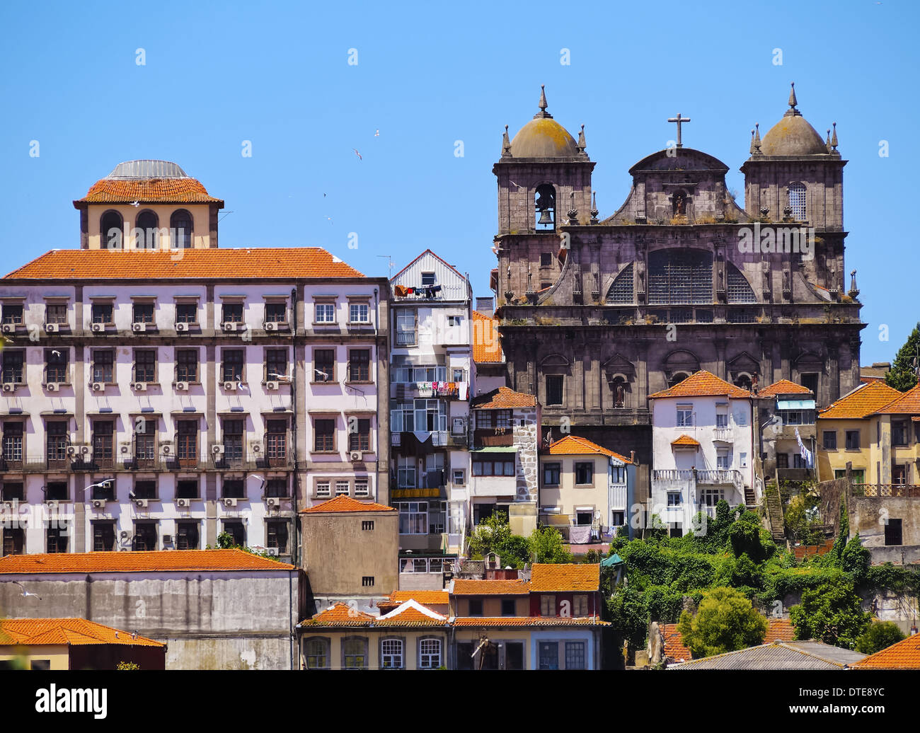 Historic centre of oporto portugal hi-res stock photography and images ...
